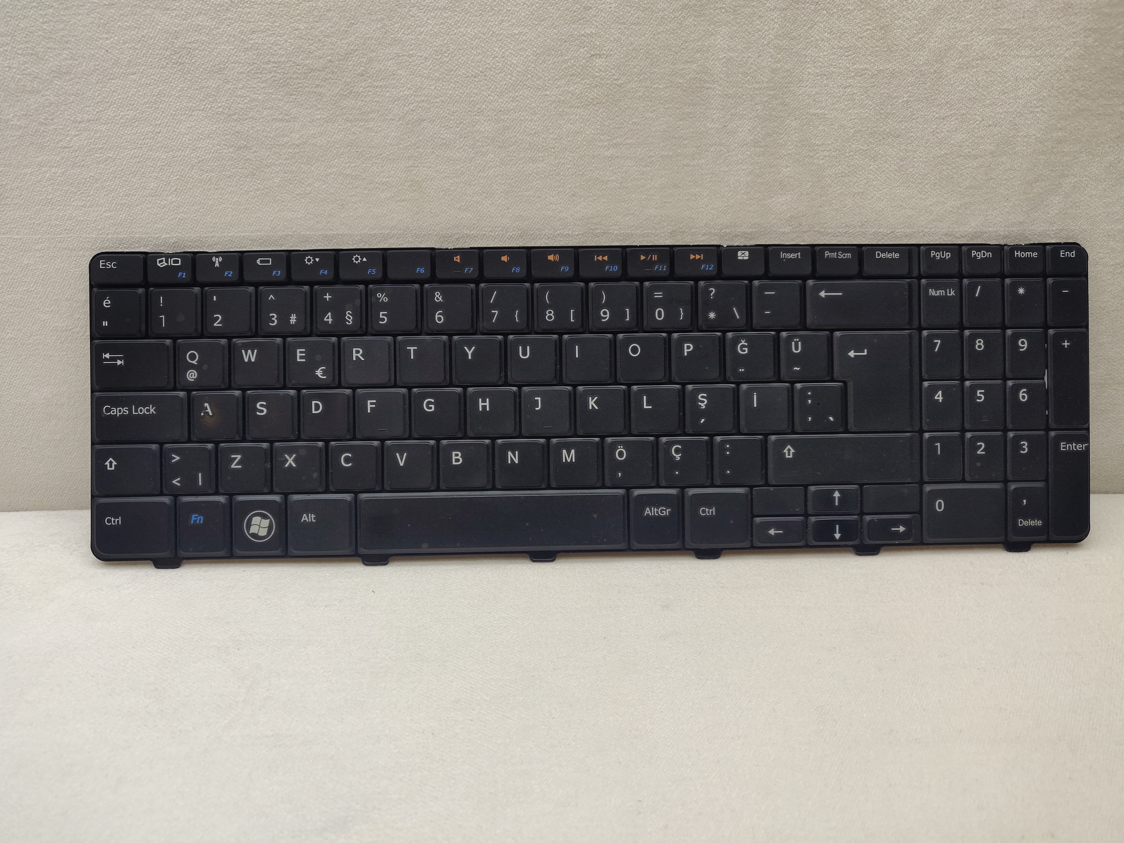 Dell Inspiron n5010 Klavye