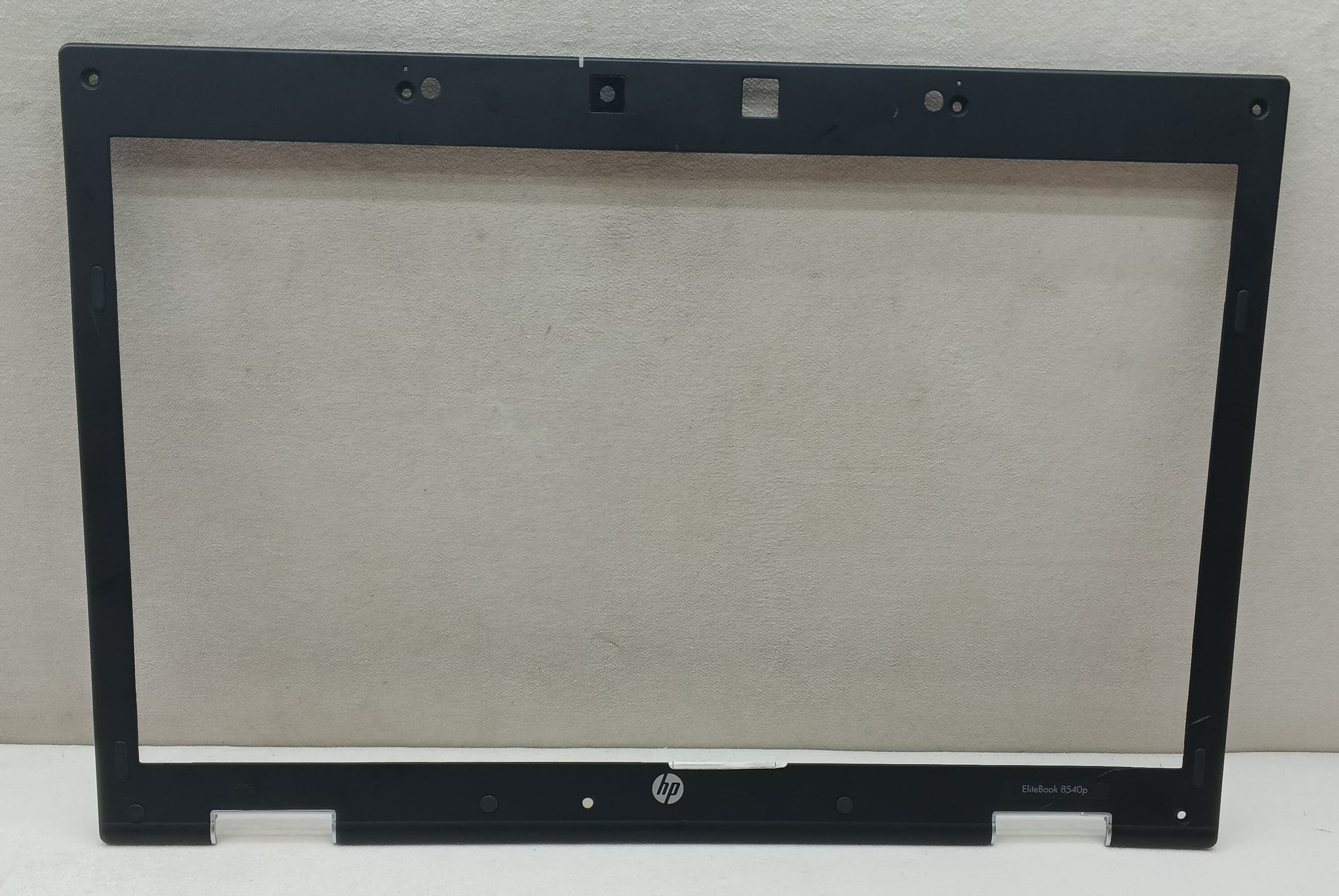 HP EliteBook 8540p Bezel