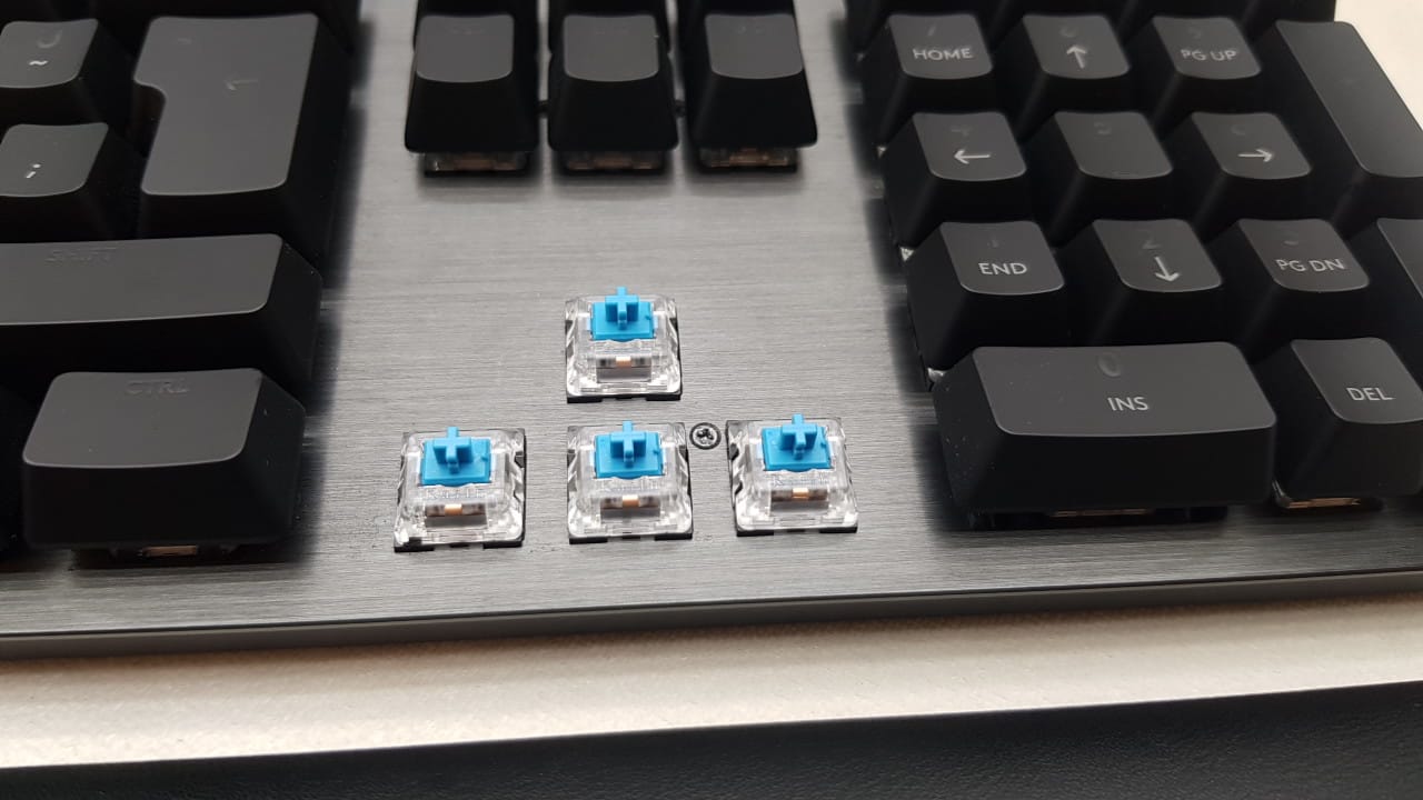 Logitech G513 CARBON RGB Blue Switch Kablolu Mekanik Oyuncu Klavyesi